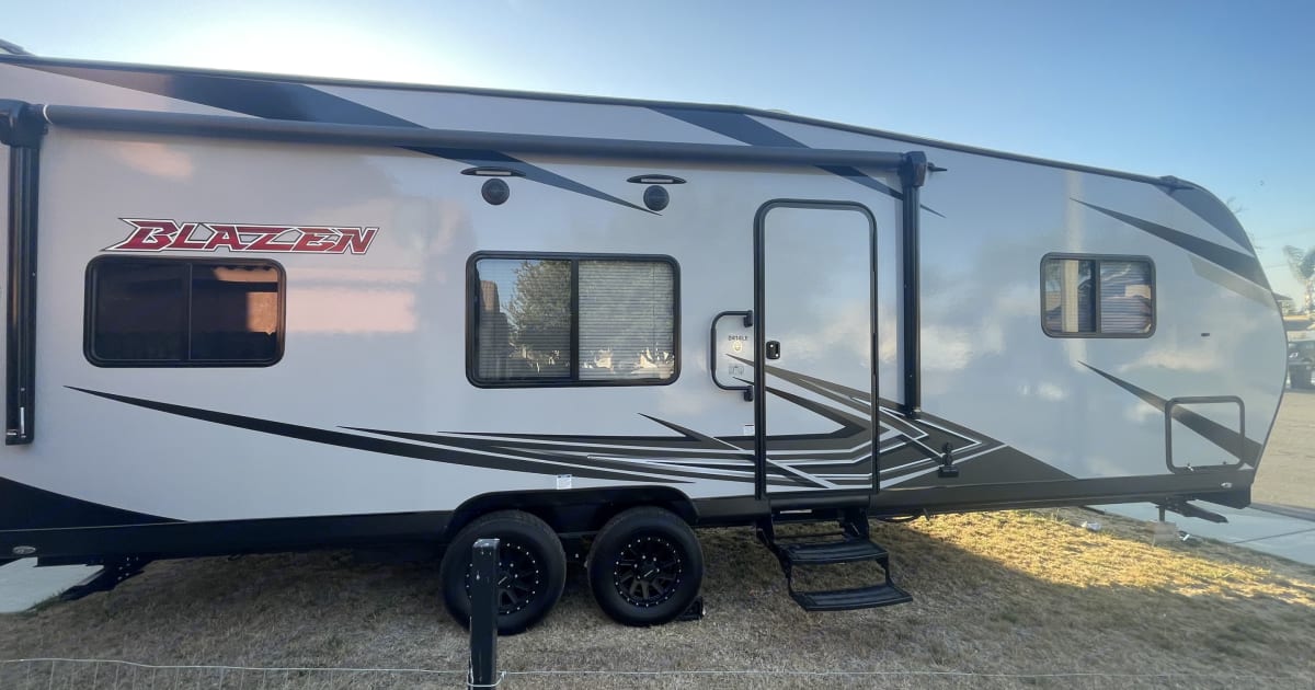 2022 Genesis Supreme Blazen LE Toy hauler Rental in Temecula, CA ...