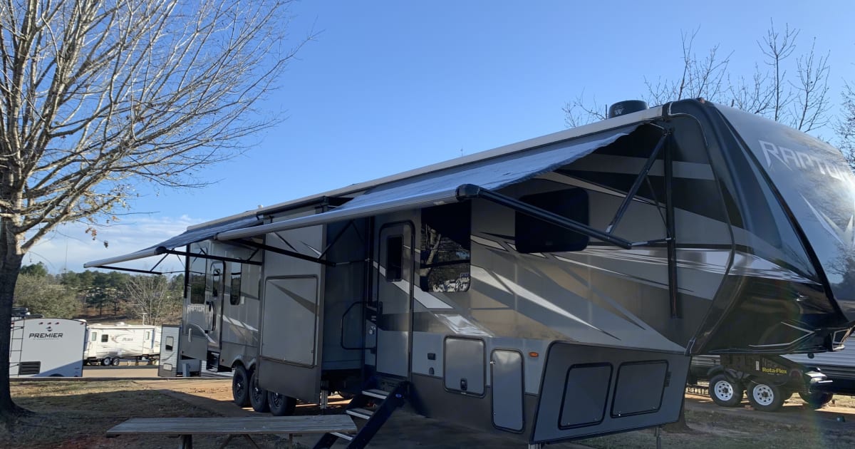 2020 Keystone Raptor Toy hauler Rental in American Fork, UT | Outdoorsy