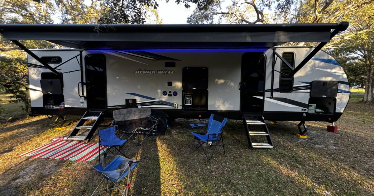 2022 Forest River Cherokee Alpha Wolf Travel trailer Rental in Spring ...