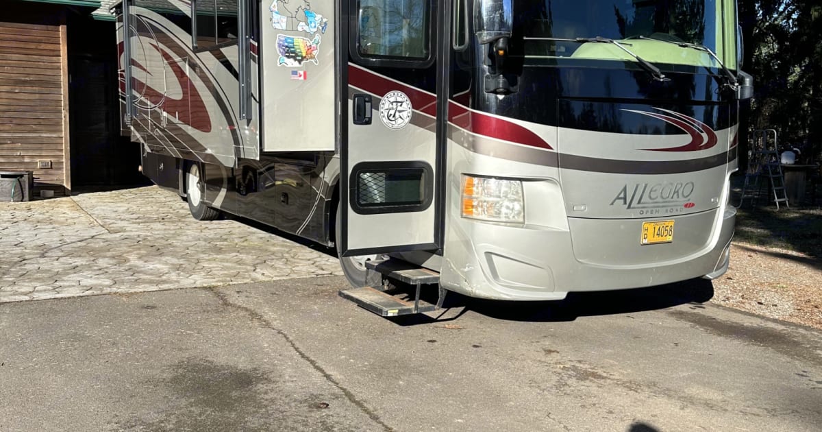 2016 Allegro Allegro Red Class A Rental in OREGON CITY, OR | Outdoorsy