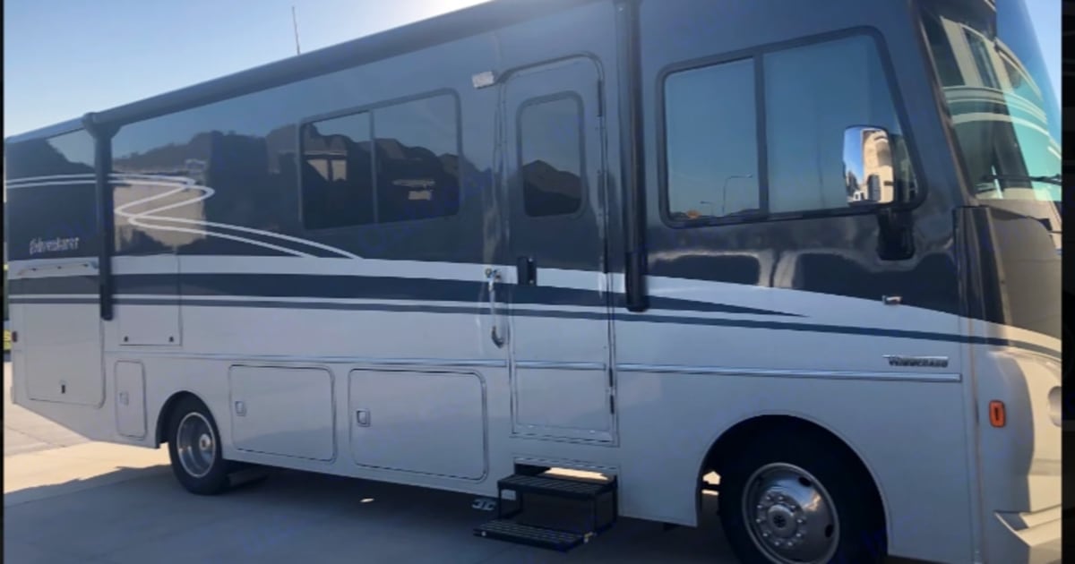 2020 Winnebago Adventurer Class A Rental in Omaha, NE | Outdoorsy
