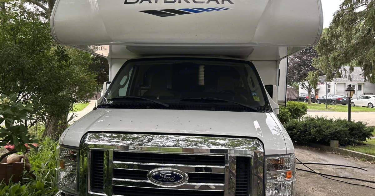 2019 Thor Daybreak Class C Rental in Hampshire, IL | Outdoorsy