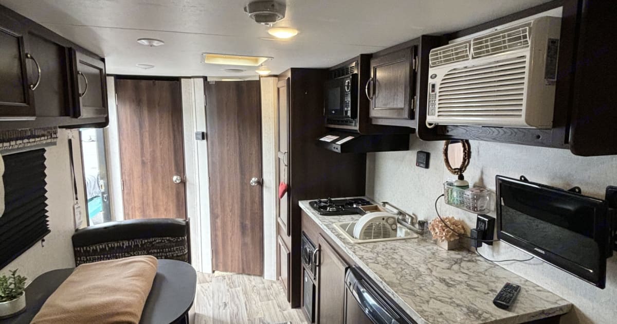 2019 Jayco Jay Flight SLX Travel trailer Rental in Redding, CA | Outdoorsy