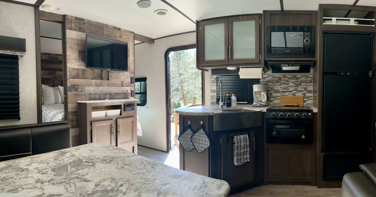 2020 Dutchmen Aspen Trail 2340BHS Travel trailer Rental in Lake ARROWHEAD, CA | Outdoorsy