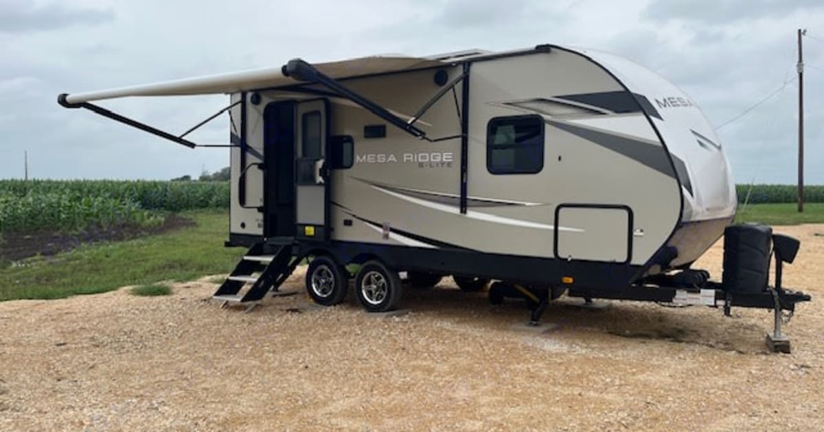 2022 Highland Mesa Ridge S Lite Travel trailer Rental in San Marcos, TX ...