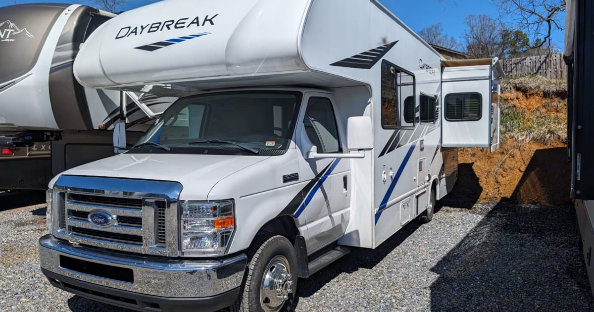 2020 Thor Daybreak Class C Rental in Fletcher, NC | Outdoorsy