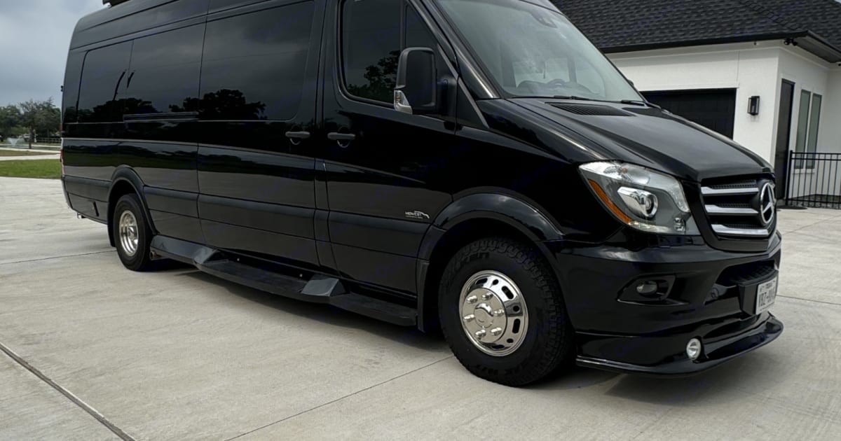 Photos | 2019 Midwest Automotive Designs Super Sprinter Class B Rental ...