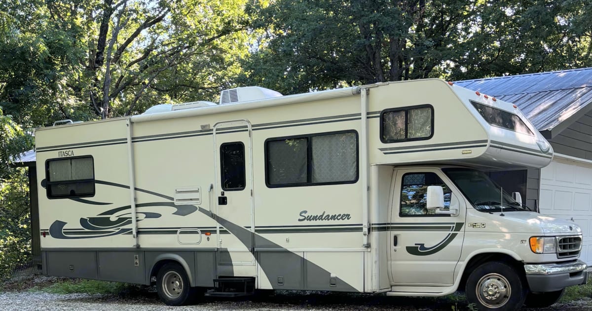 2000 Itasca Sundancer Class C Rental in Seneca, MO | Outdoorsy
