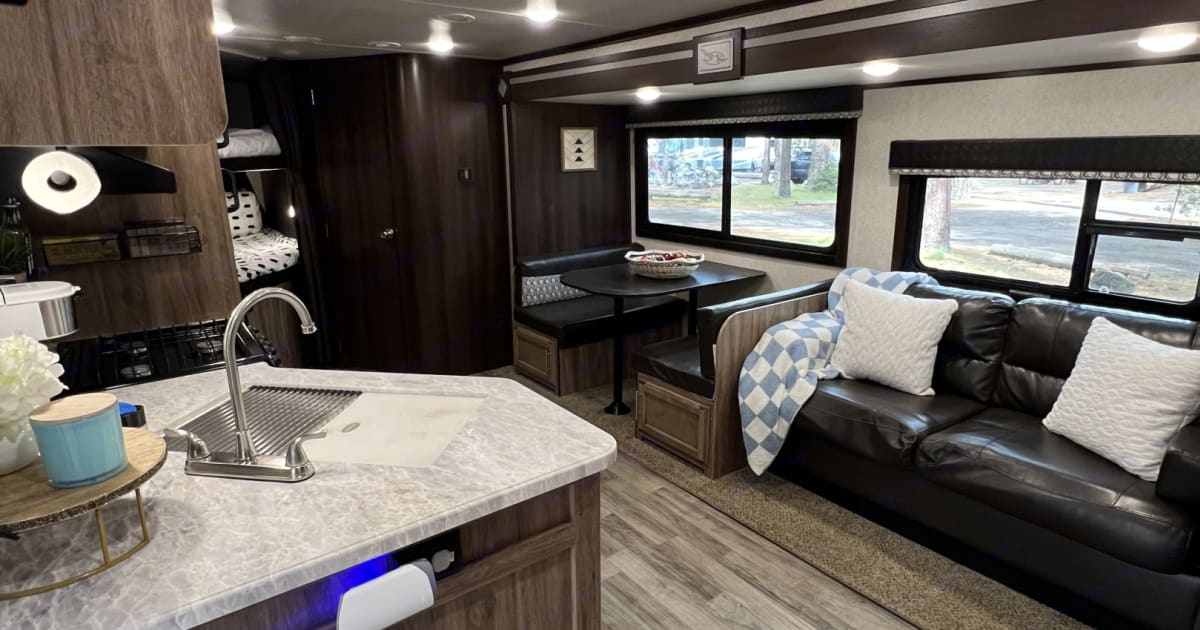 2019 Jayco Jay Feather Travel trailer Rental in Redding, CA | Outdoorsy