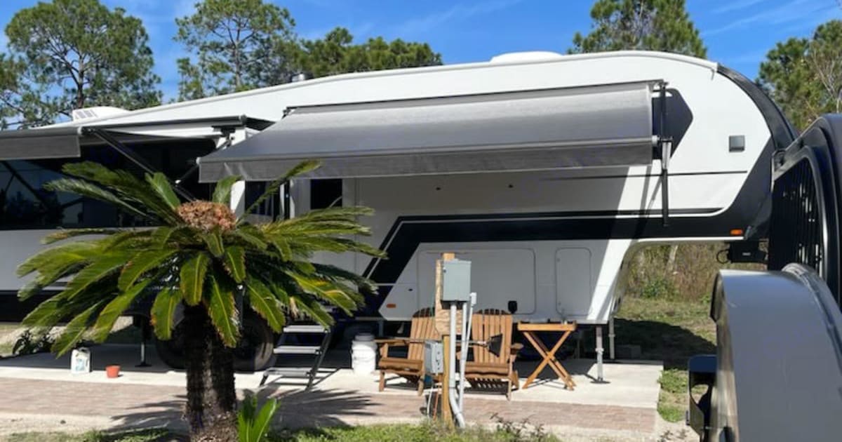 2024 Brinkley Z3100 Fifth-wheel Rental in Orlando, FL | Outdoorsy