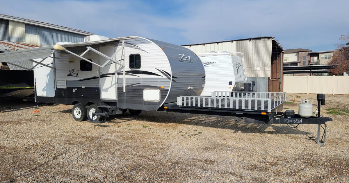 2015 Crossroads RV Z-1 Toy Hauler Travel trailer Rental in South Jordan ...