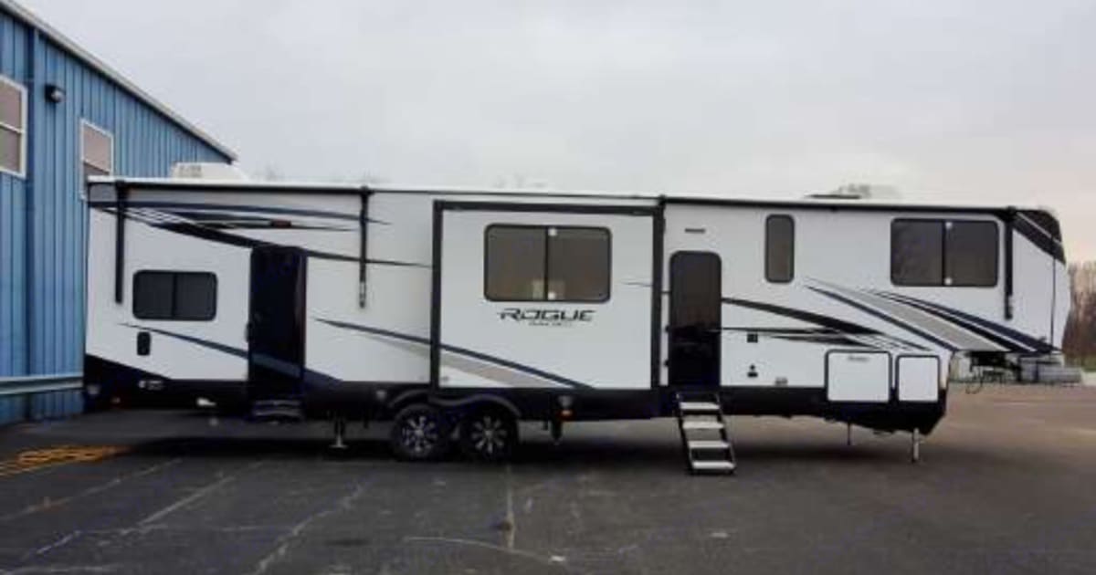 2021 Forest River Vengeance Rogue Amored Toy Hauler Fifth-wheel Rental ...