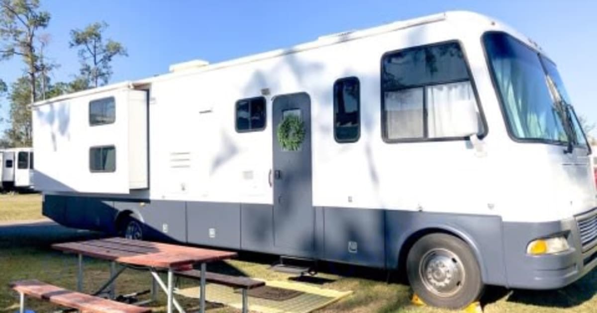 2006 Damon Corporation Daybreak Class A Rental in Waverly, GA | Outdoorsy