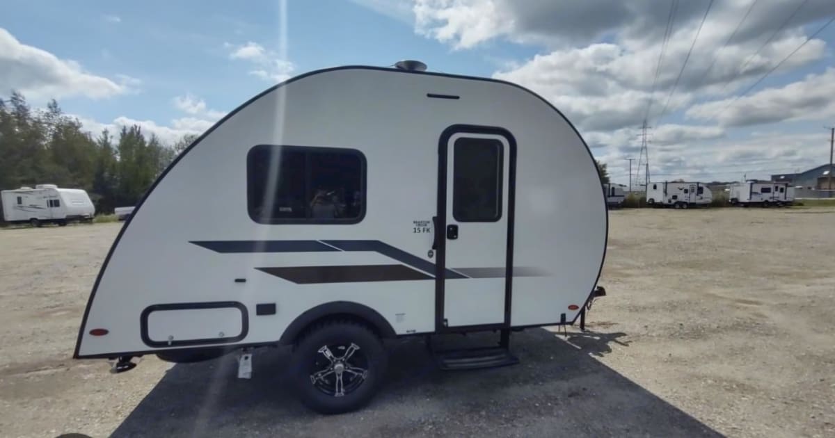 2023 Braxton Creek bushwacker Travel trailer Rental in Lachute, QC ...