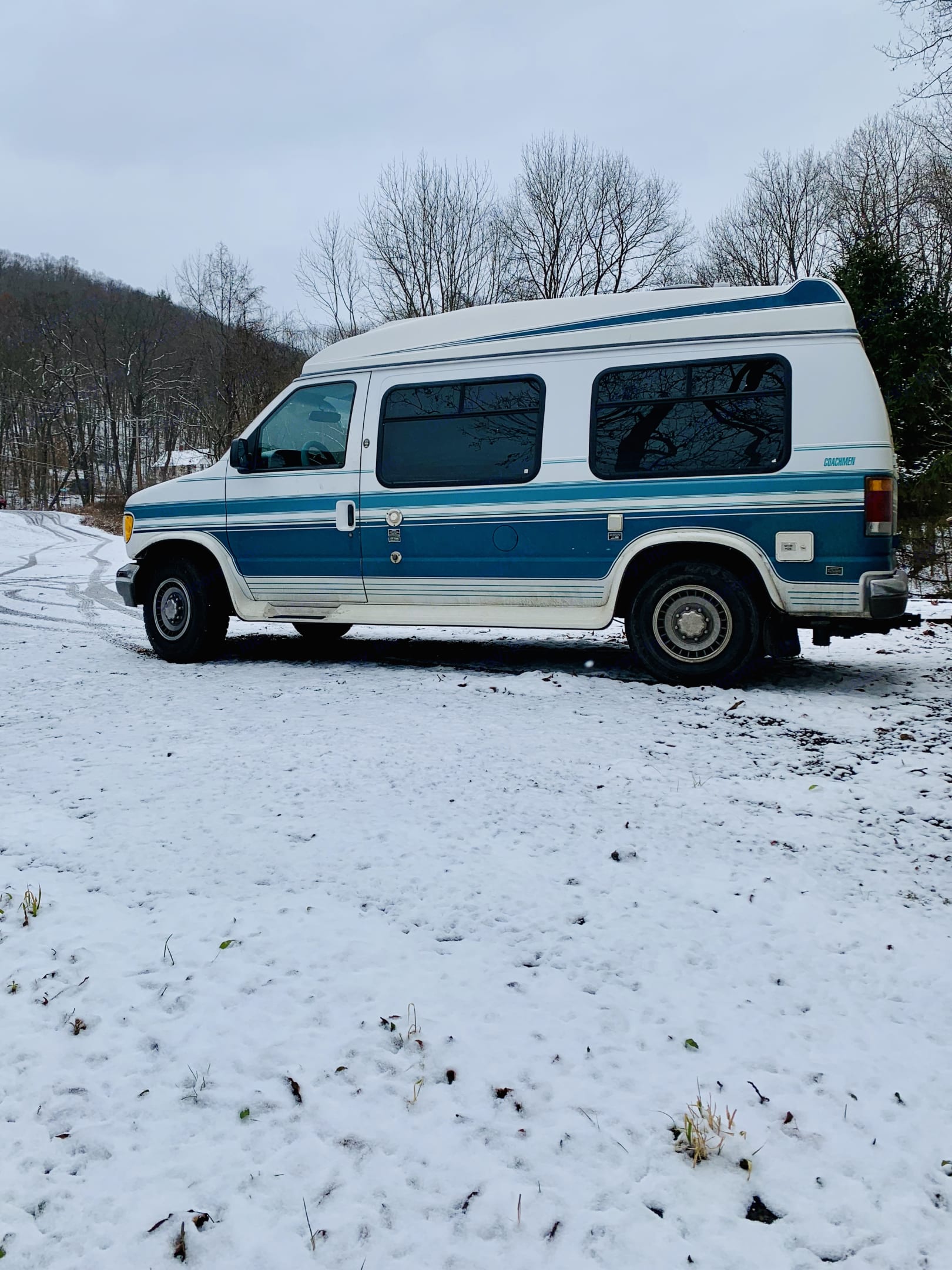 1994 Ford Coachman Class B Rental in Ewing Township, NJ | Outdoorsy