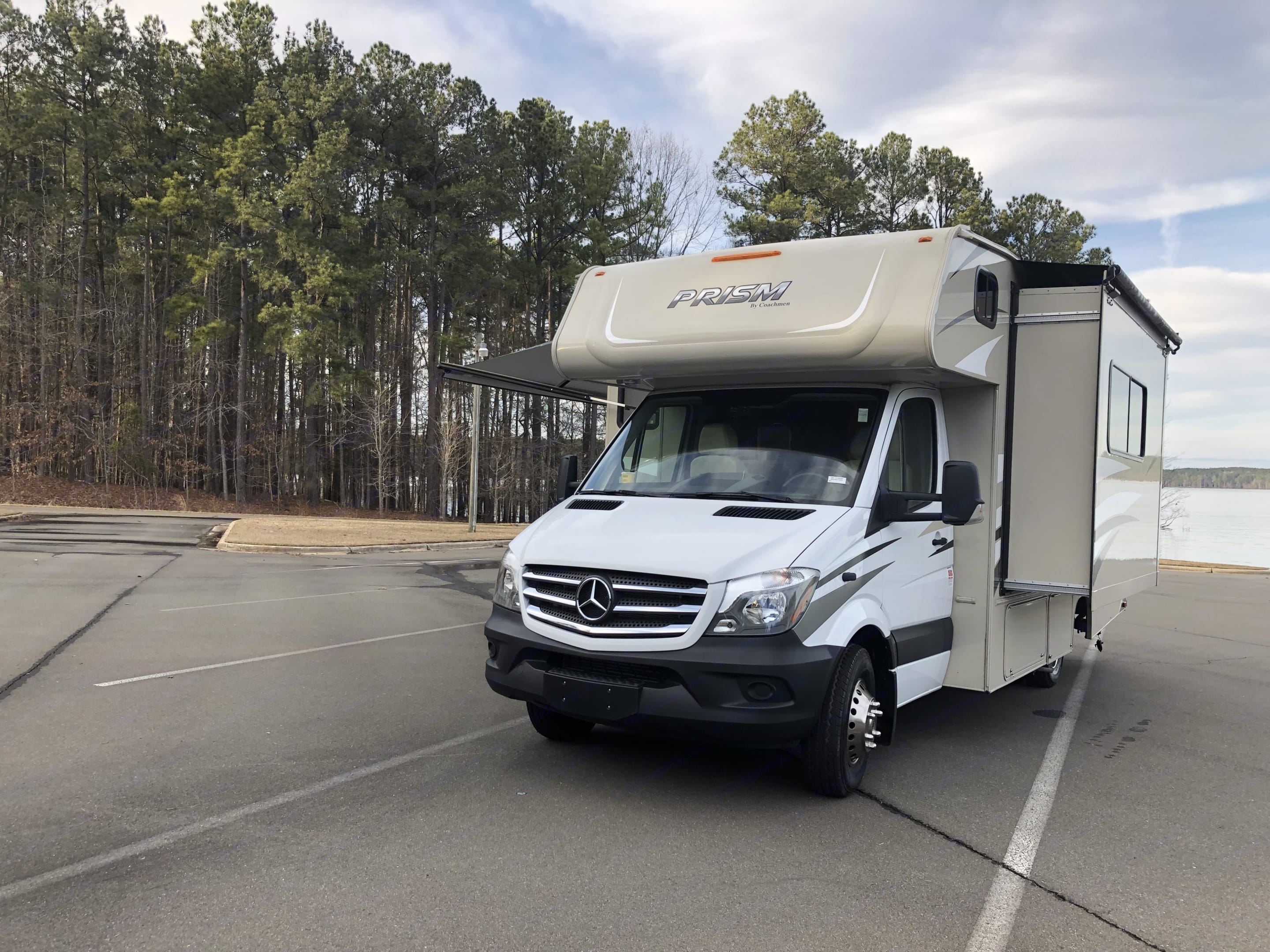 2018 Mercedes-Benz 313 Sprinter LWB Motorhome Class C Rental in Cary ...