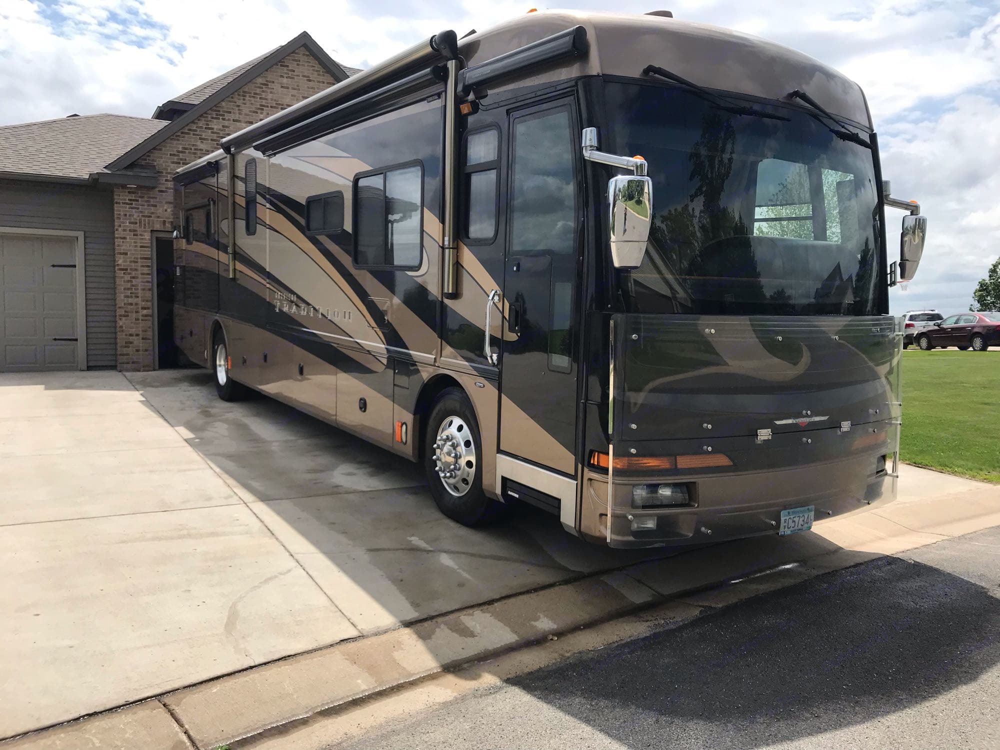2006 American Coach 40ft. Luxury Coach Class A Rental in Byron, MN ...