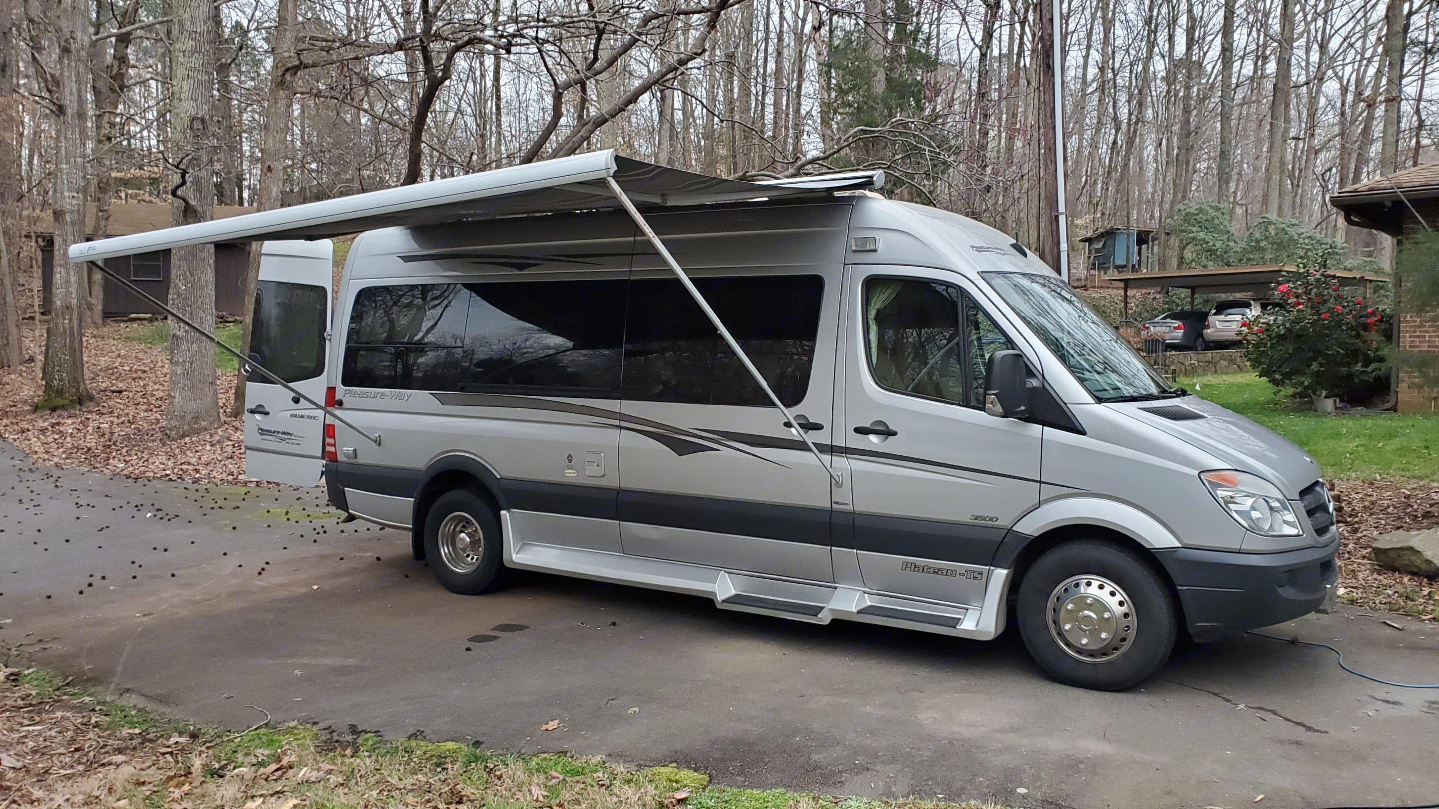 2013 Pleasure Way Plateau Ts Fourgon Rental in CHARLOTTE, NC | Outdoorsy