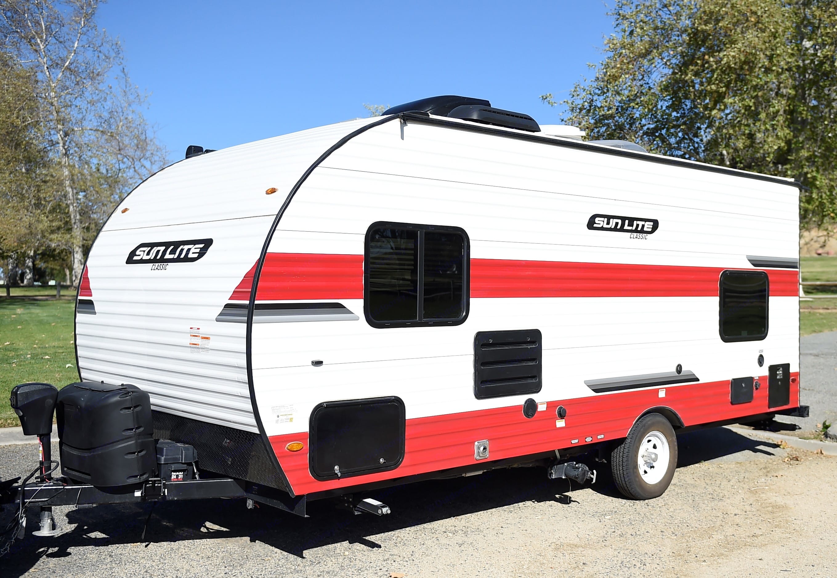 2021 Sun Lite Sun-Lite Trailer Rental in EASTVALE, CA | Outdoorsy