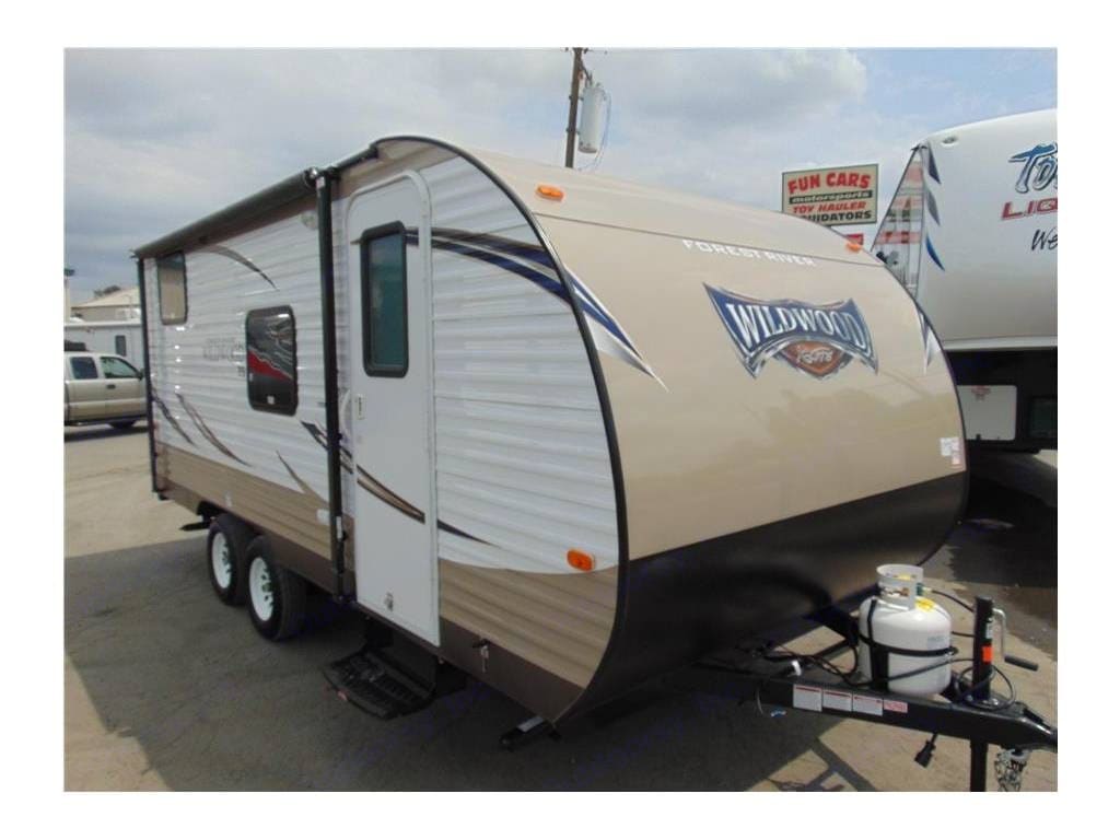 2017 Forest River Wildwood X-Lite Trailer Rental in Manteca, CA | Outdoorsy