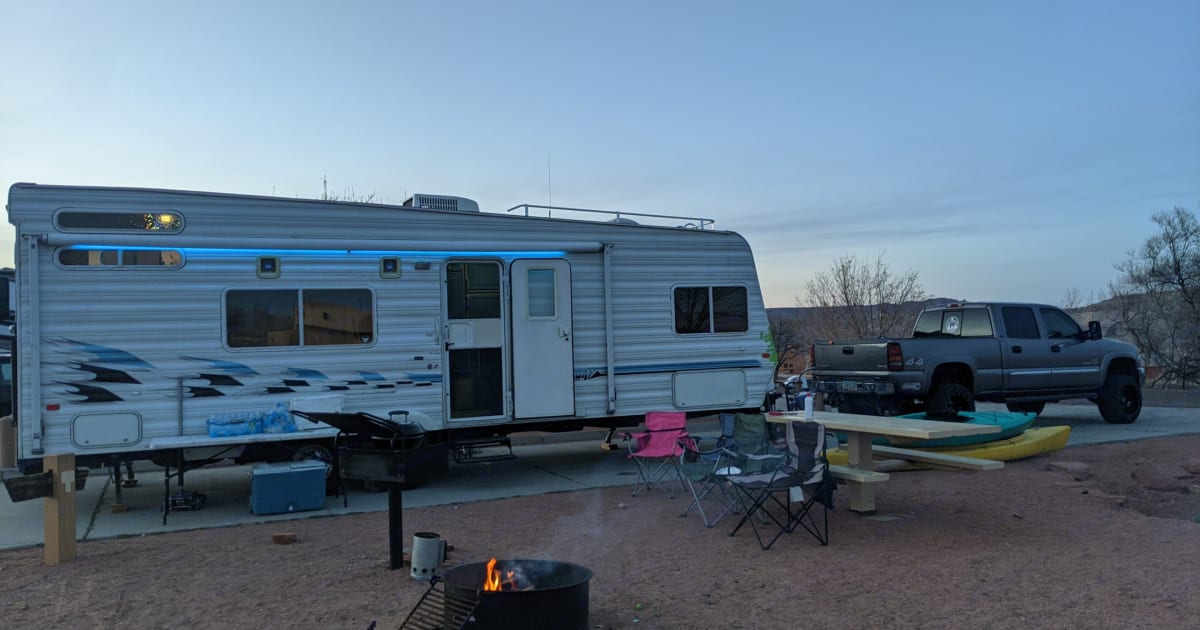 2004 Weekend Warrior 2600fs Toy hauler Rental in Avondale, AZ | Outdoorsy