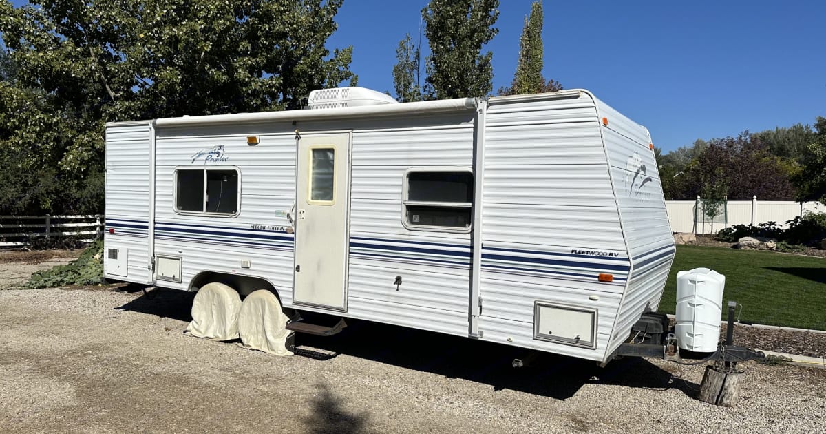 2000 Fleetwood Prowler 24J Travel trailer Rental in Draper, UT | Outdoorsy