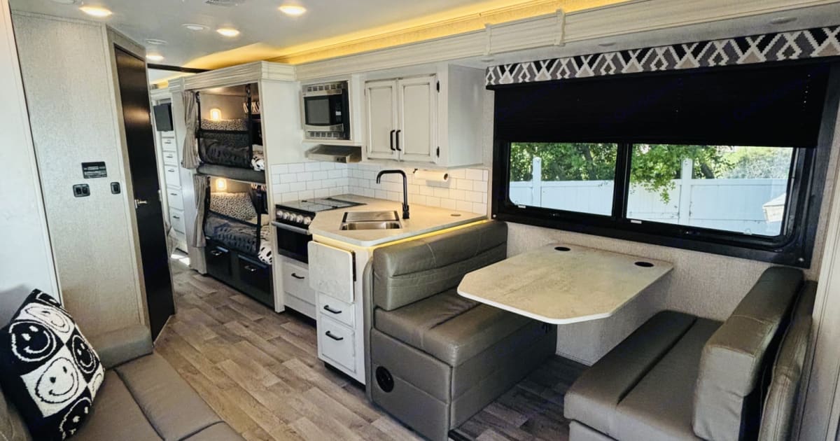 Photos | 2021 Entegra Coach Odyssey Class C Rental in San Juan ...