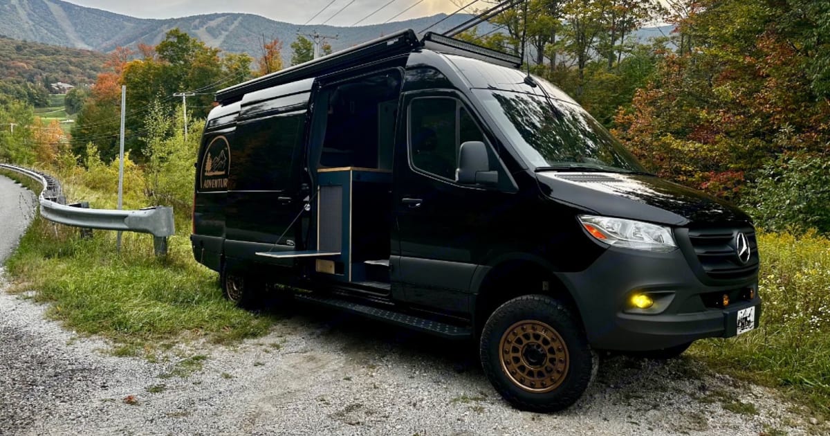 2024 Mercedes-Benz sprinter Camper van Rental in Montréal, QC | Outdoorsy