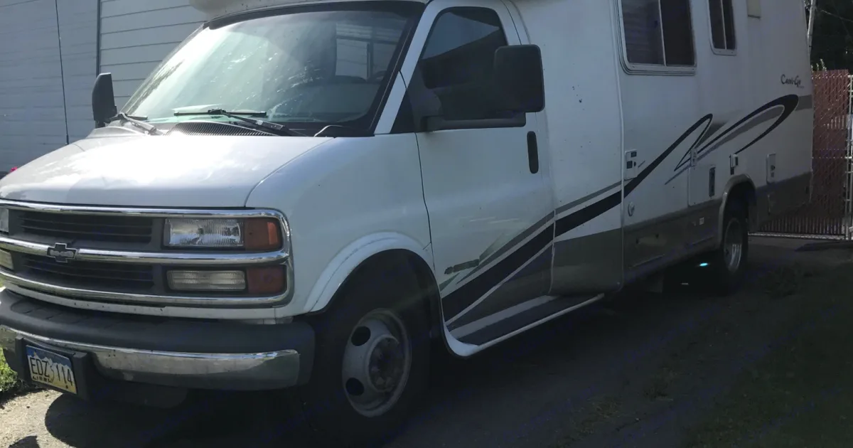 2001 Carriage Carri-Go Class B Rental in Anchorage, AK | Outdoorsy