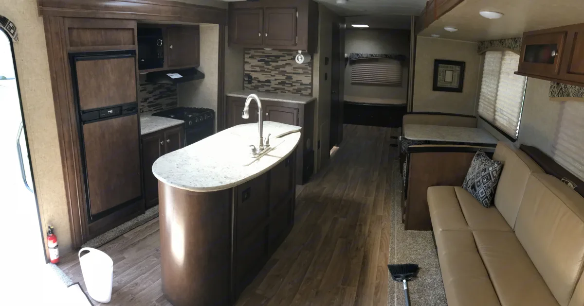 2017 Venture Rv Sporttrek Travel trailer Rental in Mason, OH | Outdoorsy