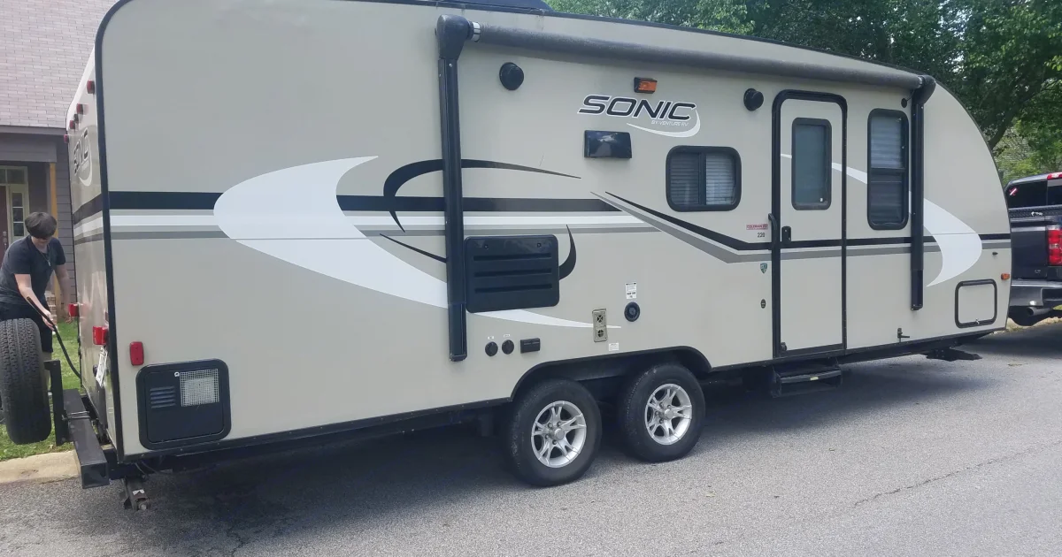 2014 Venture Rv Sonic Travel trailer Rental in Lexington, SC | Outdoorsy