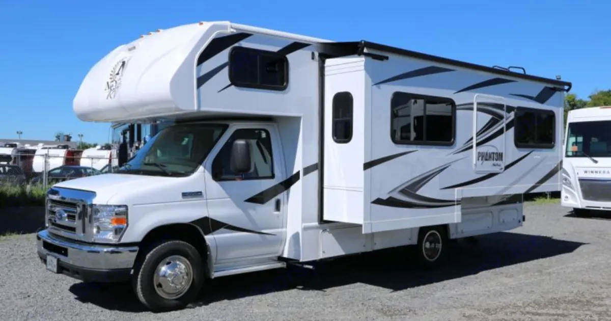 Photos | 2019 Nexus RV Phantom Class C Rental in Gatineau, QC | Outdoorsy