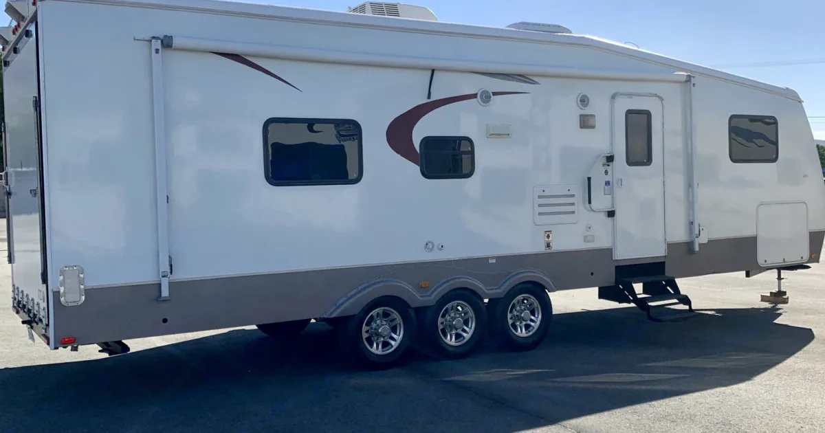 2008 Keystone Raptor Toy hauler Rental in Escondido, CA | Outdoorsy