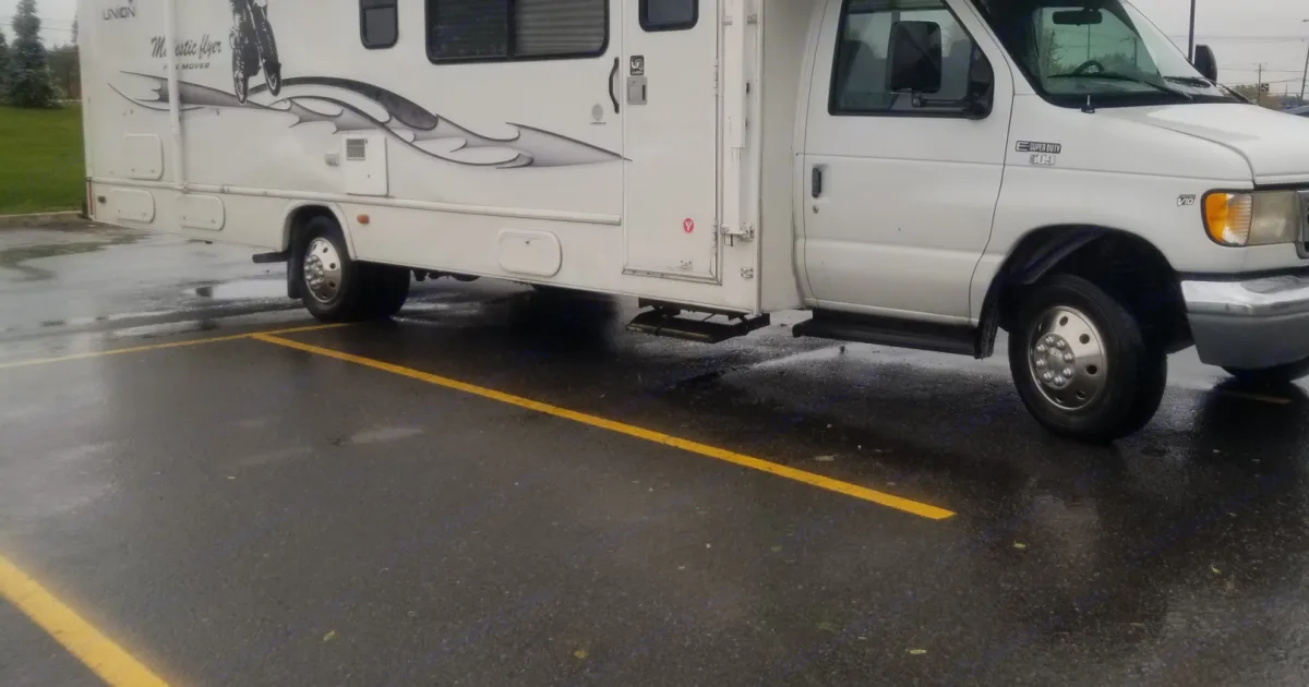 1997 Thor Motor Coach Four Winds Fun Mover Class C Rental in Greenfield ...