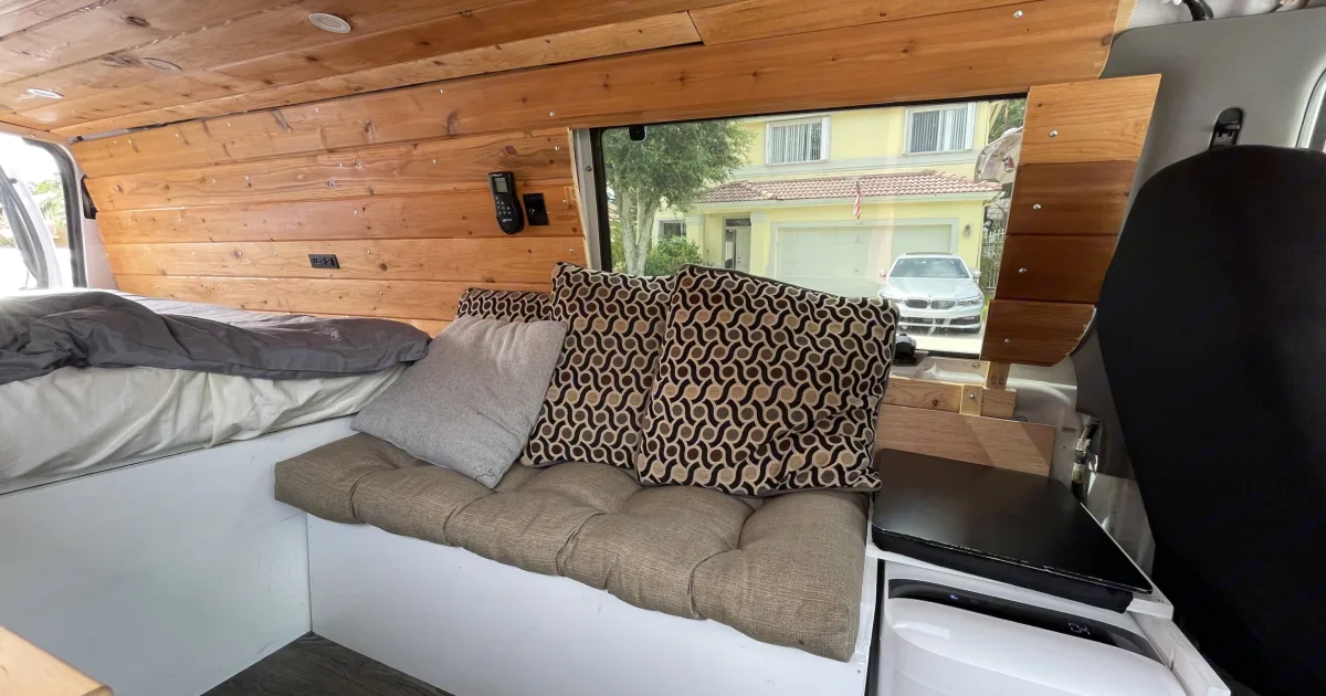 2002 Ford Ford E350 Camper van Rental in Boca Raton, FL | Outdoorsy