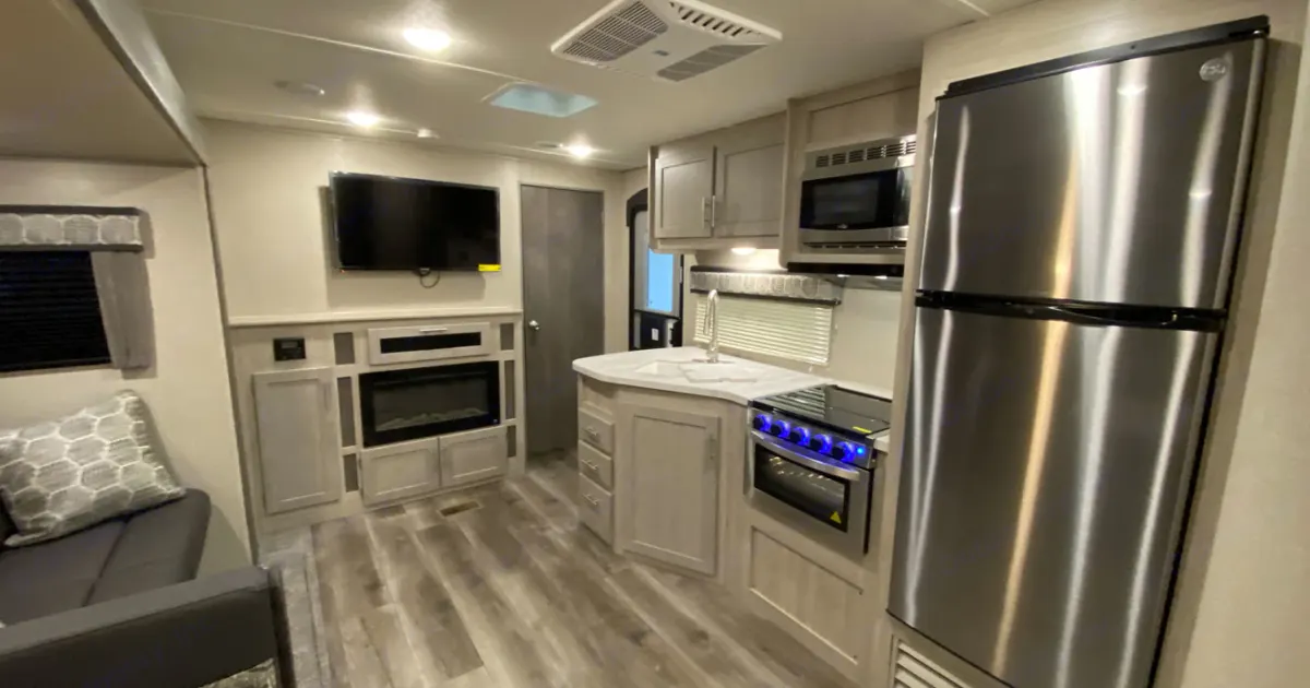 2022 Coachmen Catalina 323BHDSCK Travel trailer Rental in Billings, MO ...