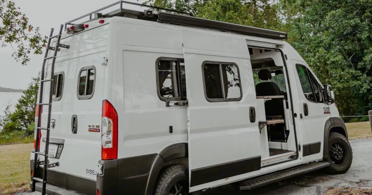 Photos | 2022 Dodge Promaster 2500 Class B Rental in Springfield, MO ...