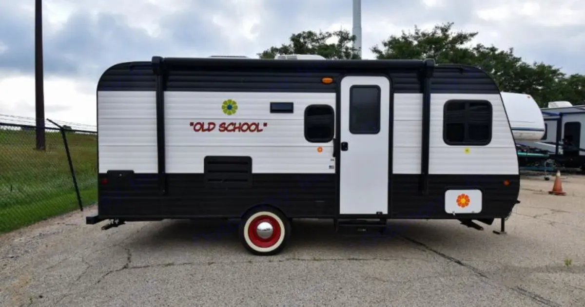 2022 Old School 821 Travel trailer Rental in Lisle, IL | Outdoorsy