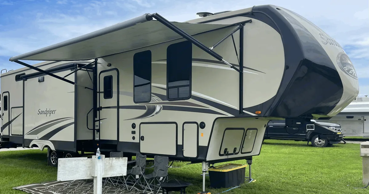 2018 Forest River Sandpiper Fifth-wheel in lakeland, FL | Outdoorsy