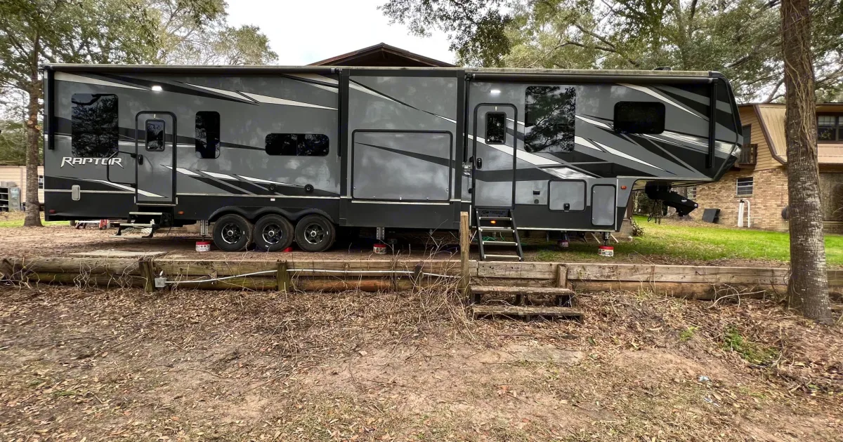 2020 Keystone RV Raptor Toy Hauler Fifth-wheel Rental in Milton, FL ...