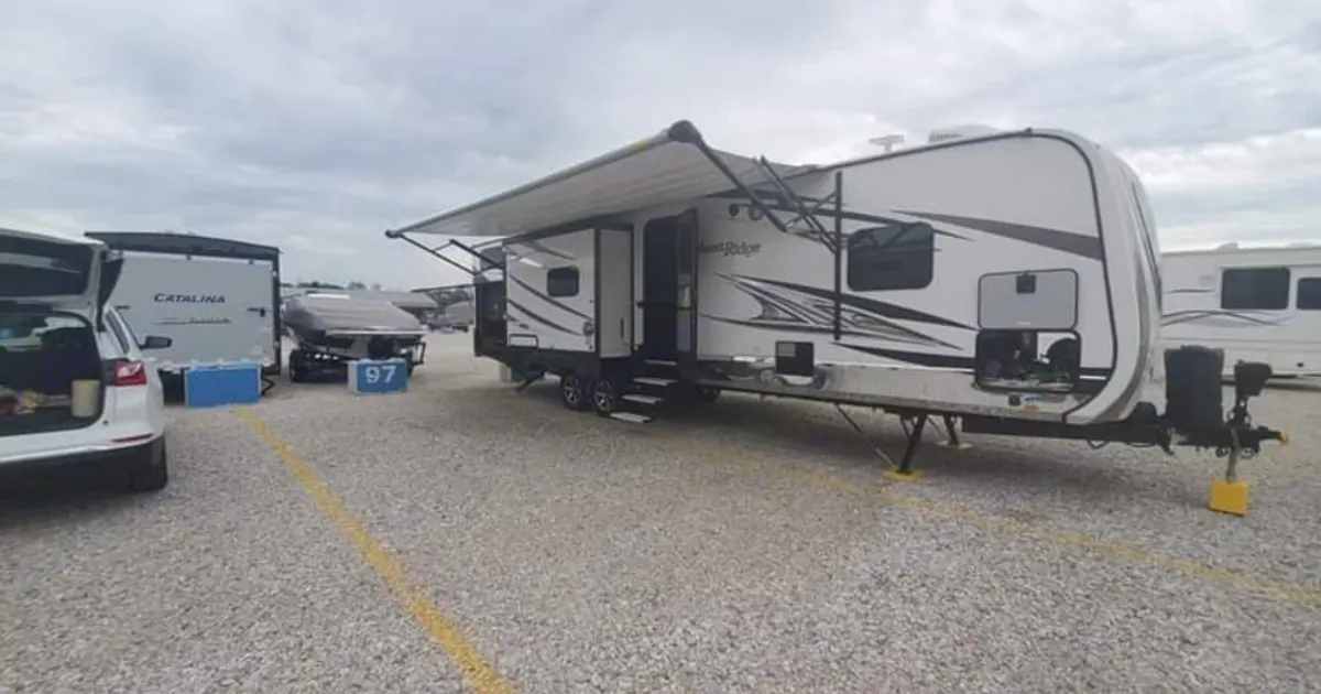 2018 Highland Ridge RV Mesa Ridge Travel trailer Rental in Danville, IN ...