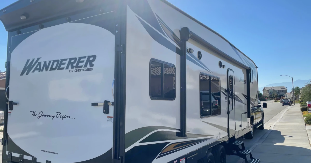2021 Genesis Supreme Rv Genesis Supreme Toy hauler Rental in Riverside ...