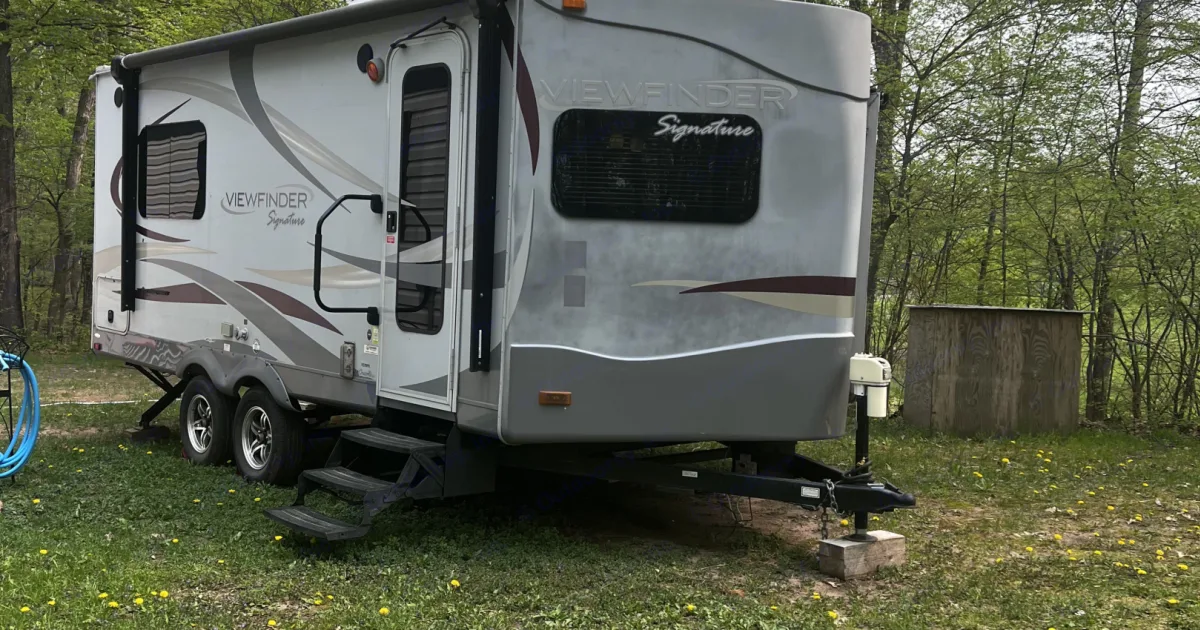 2014 Cruiser RV Viewfinder Signature Travel trailer Rental in Frederic ...