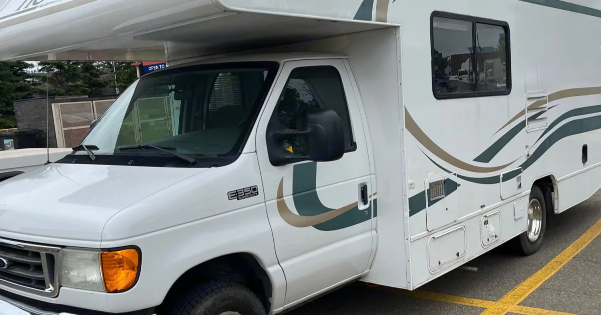 2003 Tioga Tioga Motorhome Class C Rental in Edmonton, AB | Outdoorsy