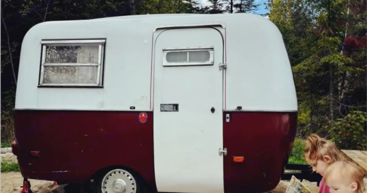 1975 Boler 1300 Travel trailer Rental in l'ancienne-lorette, QC | Outdoorsy