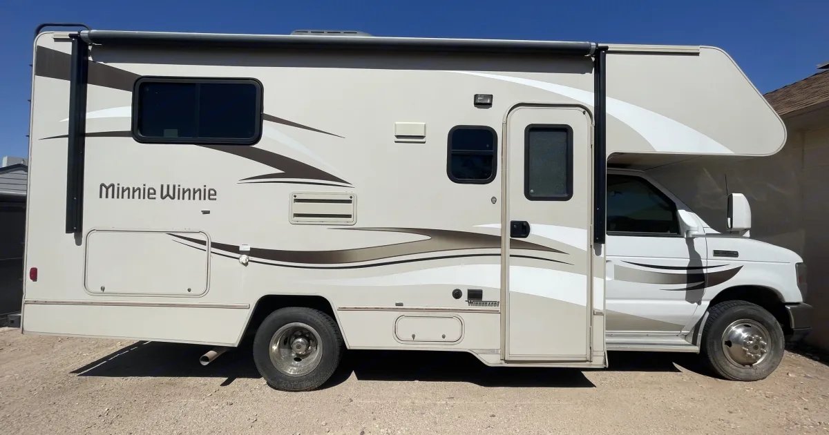 2015 Winnebago Minnie Winnie Class C Rental in TUCSON, AZ | Outdoorsy
