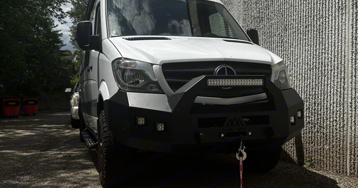 2018 Mercedes Sprinter Camper van Rental in Hudson, WI | Outdoorsy