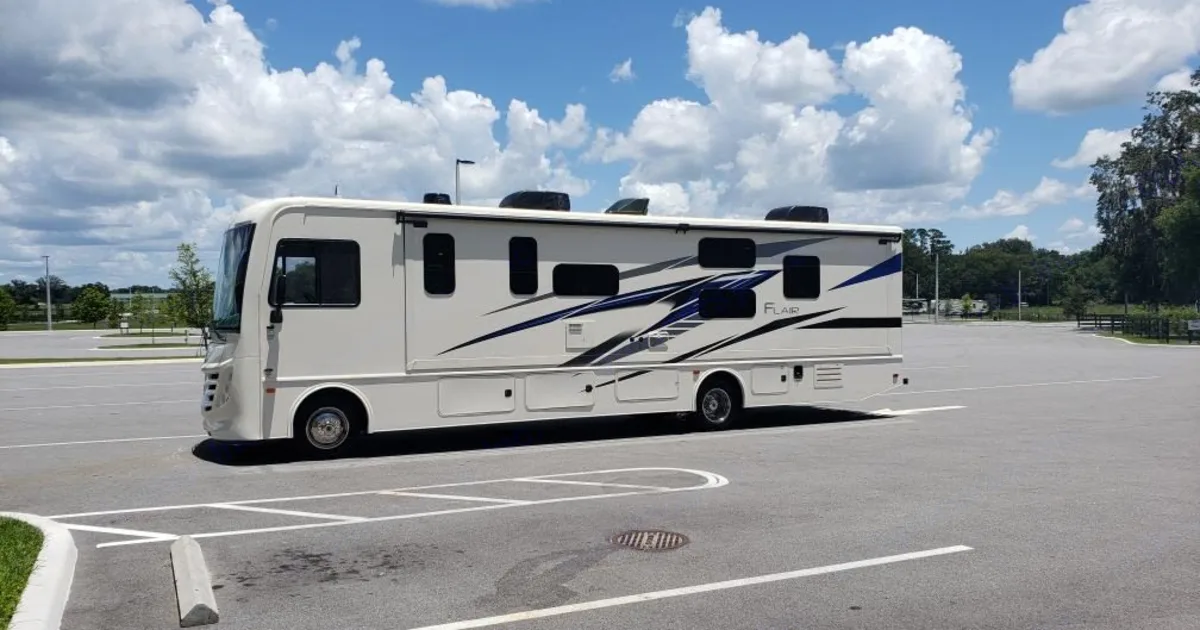 2022 Flair-Fleetwood Flair-Fleetwood Motorhome Class A Rental in Miami ...
