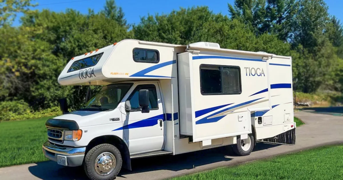 2001 Tioga Tioga Motorhome Class C Rental in Snoqualmie, WA | Outdoorsy