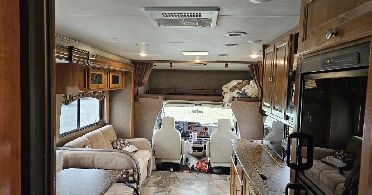 2017 COACHMEN Leprechaun 319MB Class C Rental in Chesapeake, VA | Outdoorsy